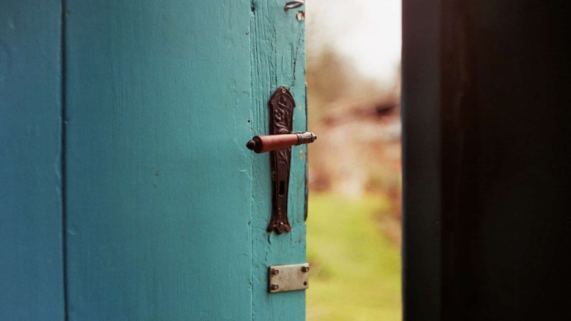 Resolving Swollen Door Problems: Comprehensive Guide on Why Your Door ...